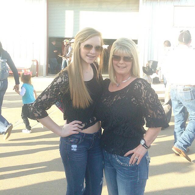 Kim Acker's Instagram, Twitter & Facebook on IDCrawl