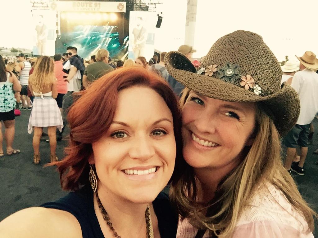 Michelle Dillard's Instagram, Twitter & Facebook on IDCrawl