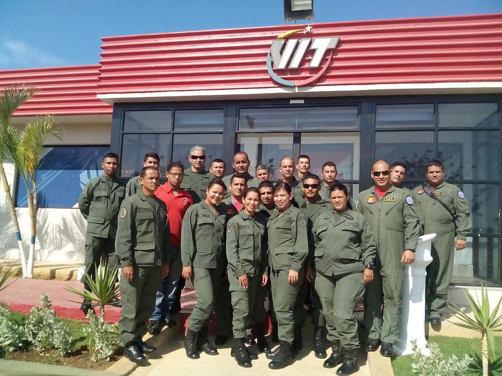 Luis Rivera on Twitter: "Grif@s visitan Venezolana de Industrias Tecnológicas (VIT), empresa ...