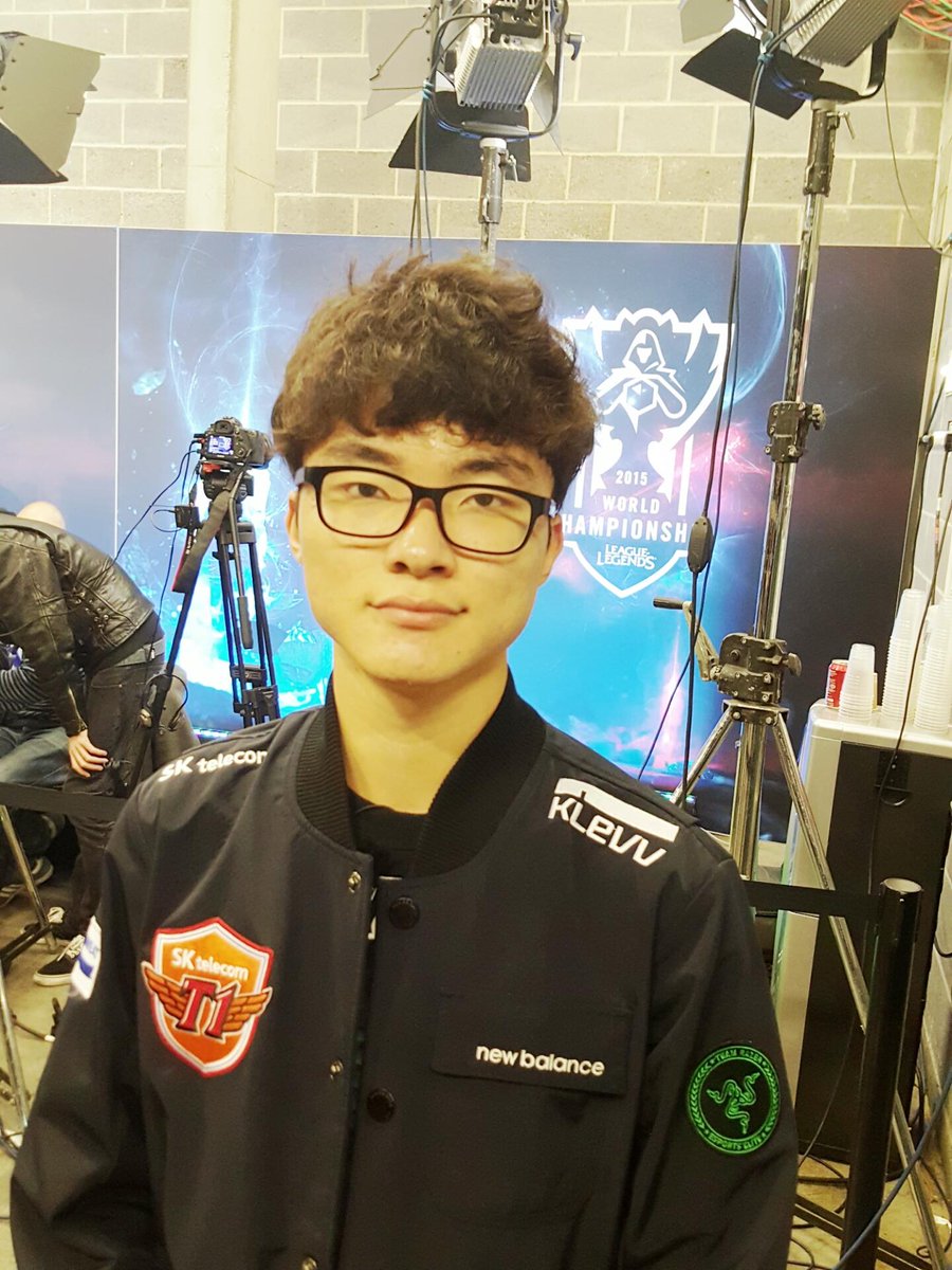 SK telecom T1 on Twitter: "Thanks fans. See you next week 😍 #SKTT1 #Worlds http://t.co/XsCo9lyA2L"