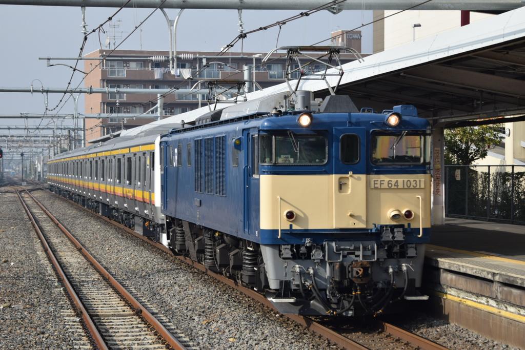 特急あずさ2号中野行き on Twitter: "配9772のEF64 1031+E233系N30編成、鴻巣駅通過しました https://t.co/celWXtOQAp" / Twitter