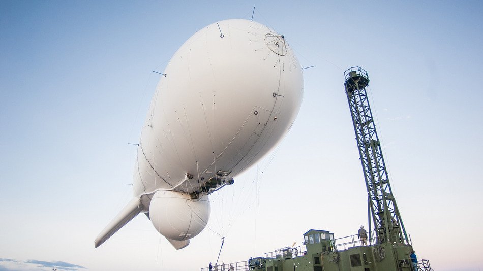 Unmanned military blimp has broken free and is on the lam in ...