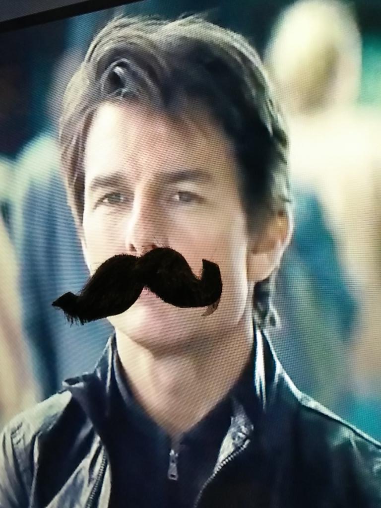 Tom Cruise Beard Style