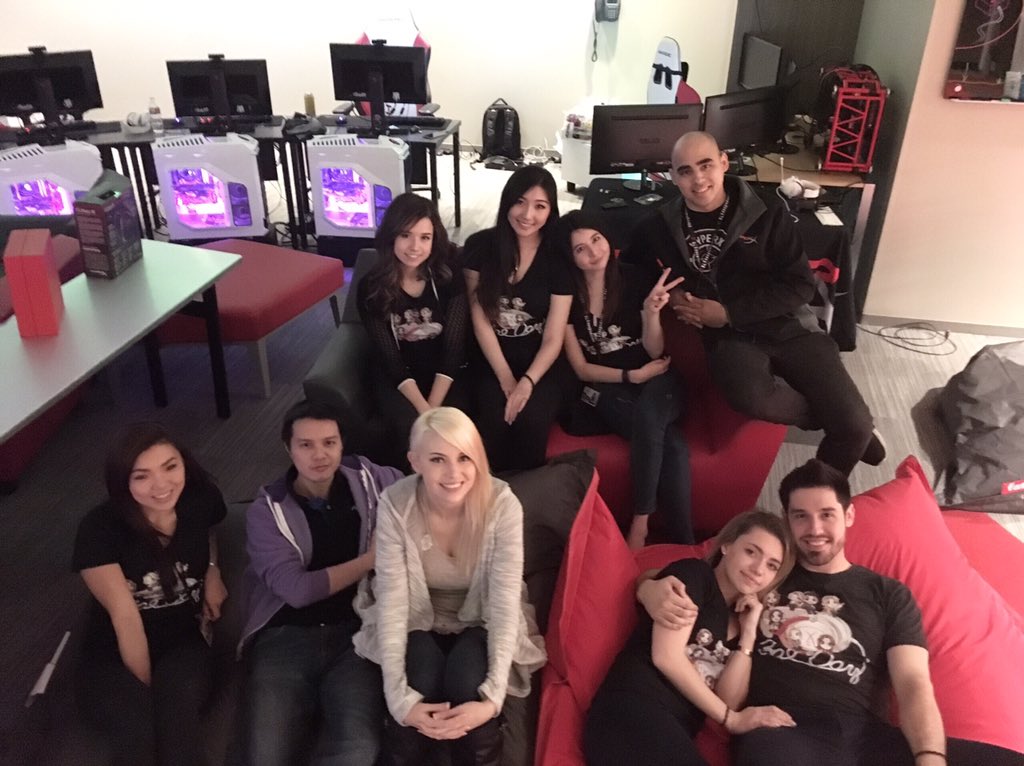 End of stream photo! PhantomL0rd Dinglederper xChocoBARS dizzykitten7 ...