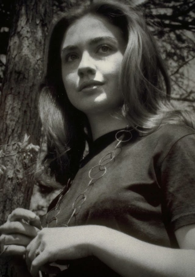 Hillary Clinton as a Wellesley College student in 1969 | NotableHistory ... Hillary Clinton as a Wellesley College student in 1969 | NotableHistory ...