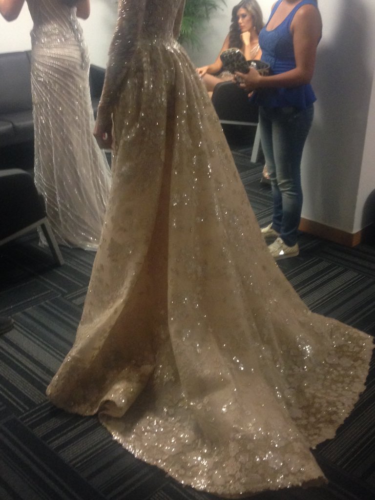 Chocó by Alfredo Barraza. Una pieza bella. Adoré color, la cola y las ...