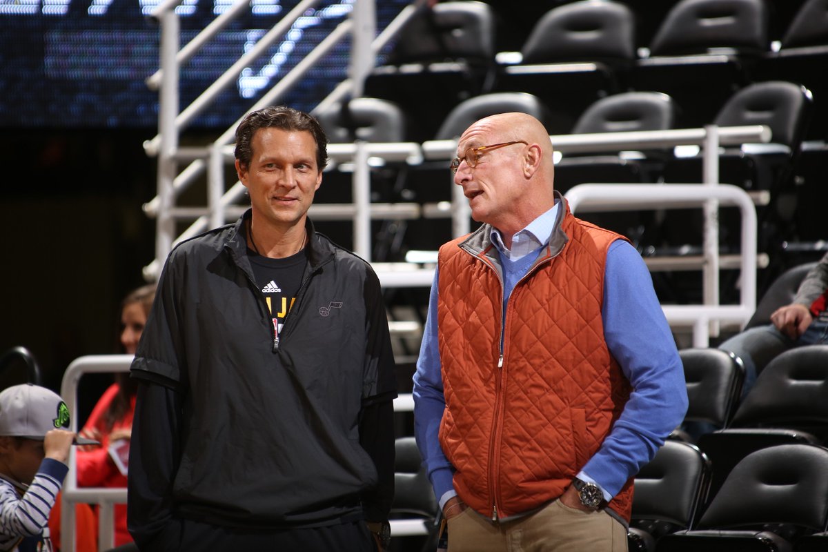 Before the game, Quin Snyder caught up w/ Bob Bender (asst. coach at ...