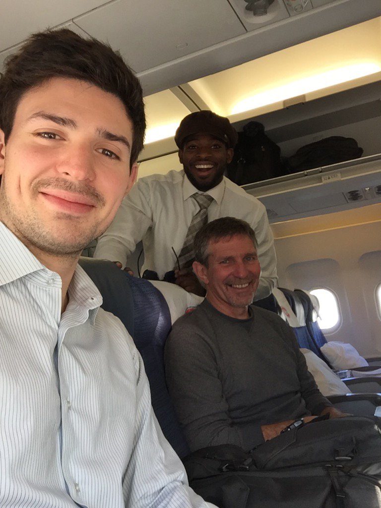 Della Gallagher's Instagram, Twitter & Facebook on IDCrawl