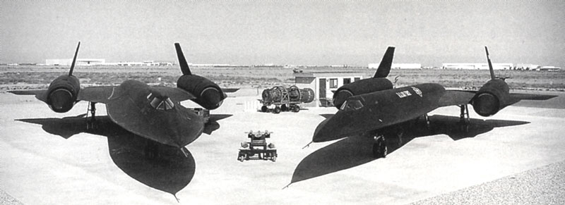 A @cia a-12 oxcart and a @usairforce sr-71 blackbird side-by-side at ...