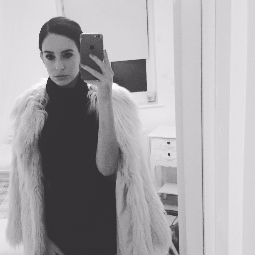 TW Pornstars - Ella Jolie. Twitter. Out out 🎉🙊. 9:19 PM - 27 Nov 2015