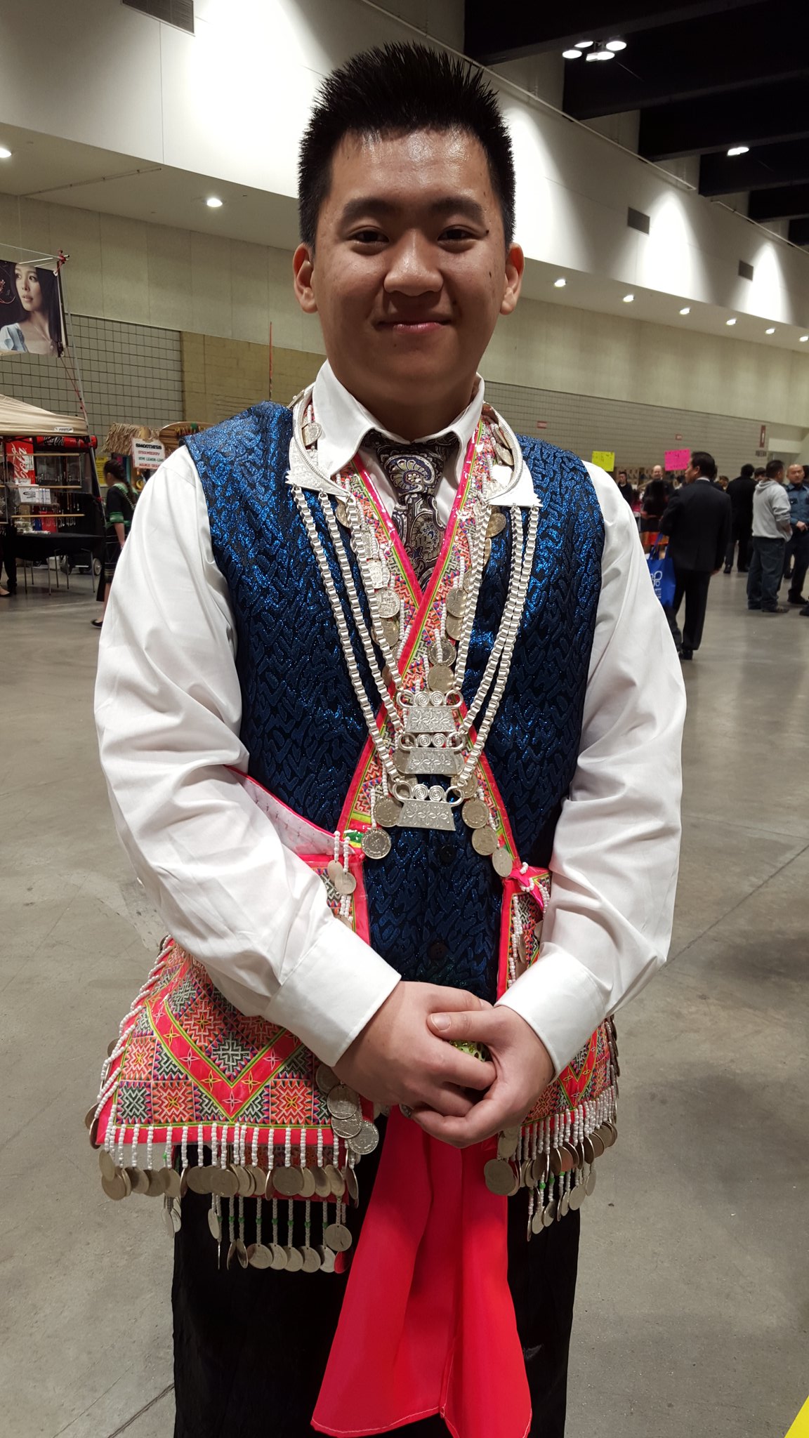 Hmong Clothes Men Vintage HMong Men Fashion: Moob Leeg/ Mong Leng From