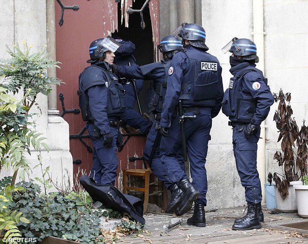 Paris ghetto #stdenis is 'jihadi capital of france' flooded with guns ...