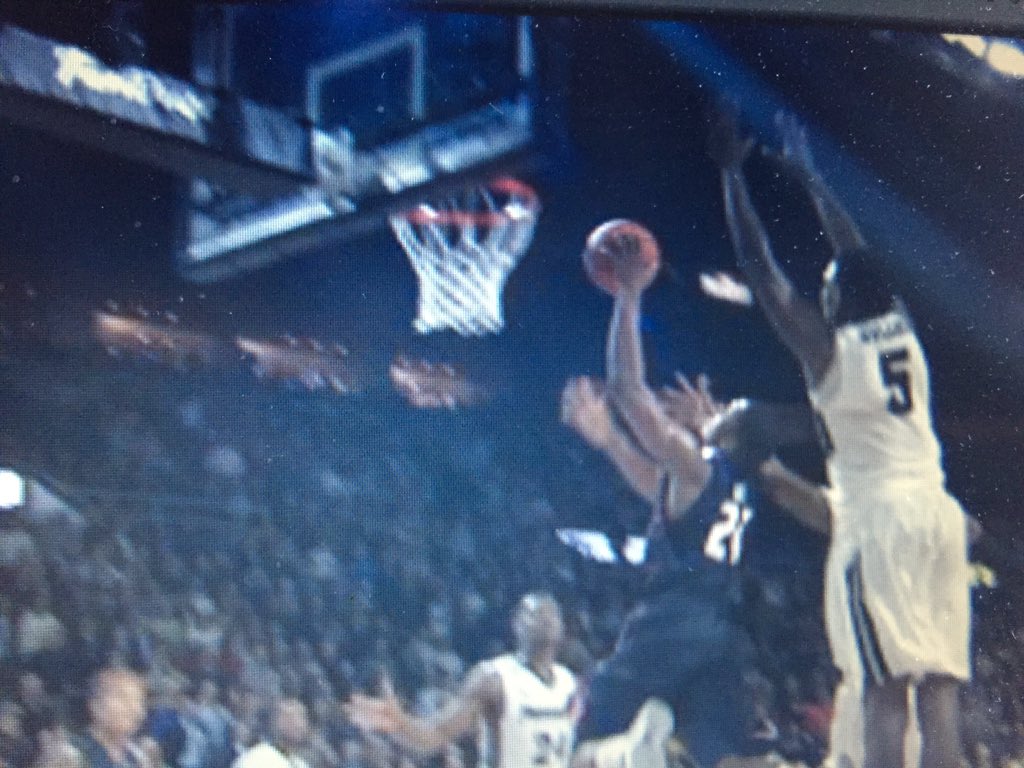 Illinois missed shot at the rim, a putback dunk and a 3 in the final ...