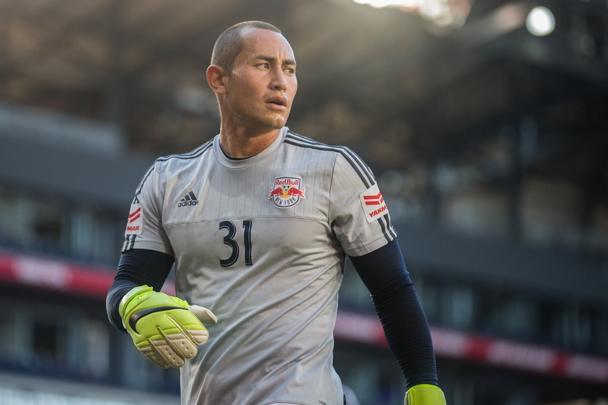 Luis Robles Wins 2015 MLS Goalkeeper of the Year Award! : r/rbny