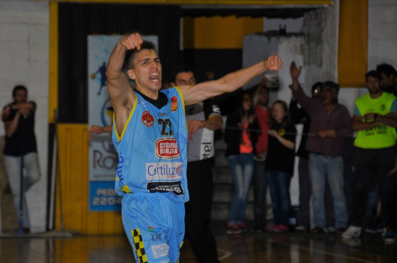 Larre Borges sigue creciendo. 75/72 a Bohemios. Def Sp de atrás a ...