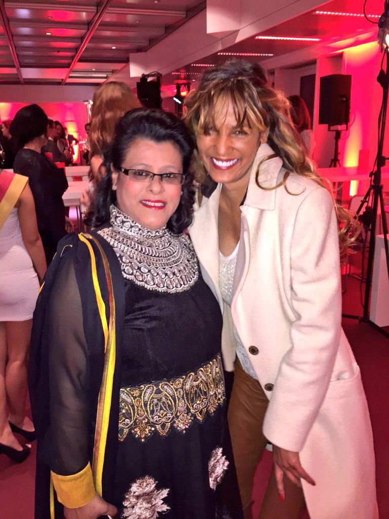 Kult-Star Naddel Gastro-Lady Sonja Singh : Kult Star Naddel Gastro Lady ...