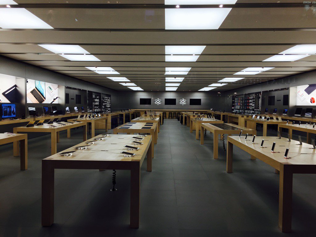 Empty Apple Store
