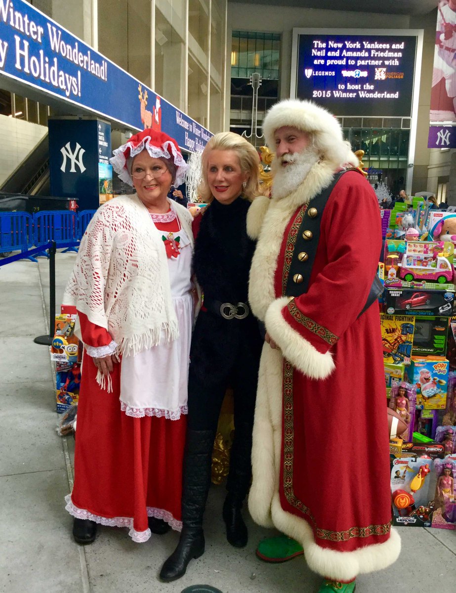 Jennifer Steinbrenner Swindal joins Santa & Mrs. Claus at the #Yankees ...
