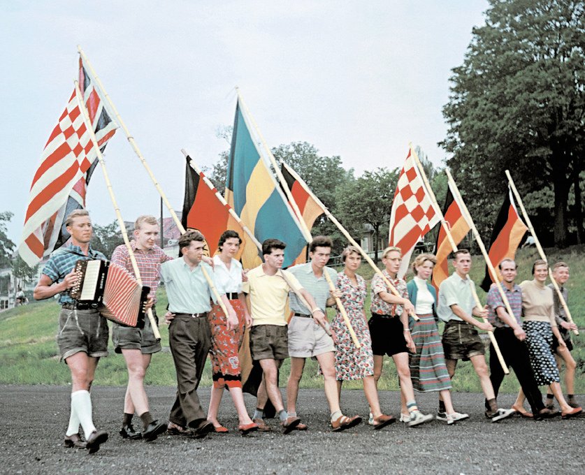 Post-war Germany in the 50s, and 60s. Photography by Josef Darchinger ...