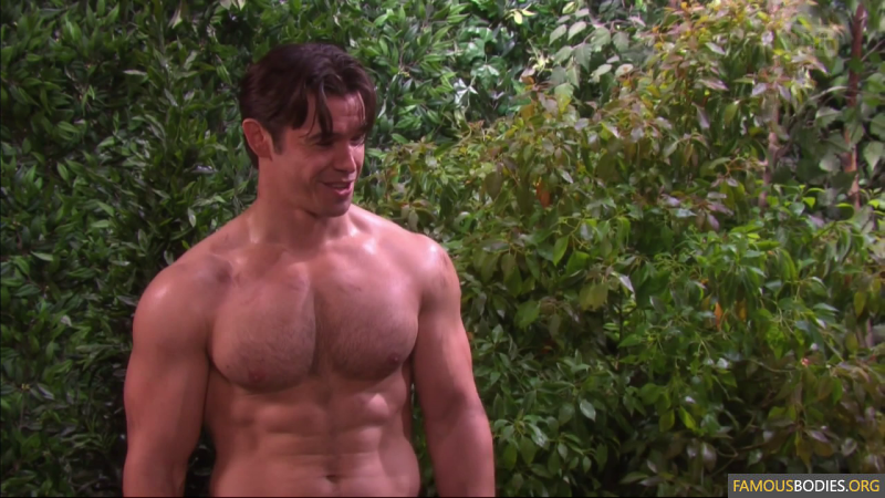 Paul Telfer Body