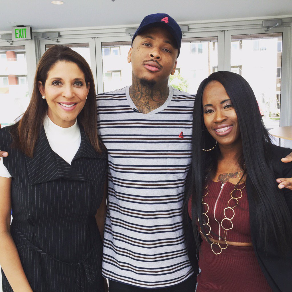Rapper YG and mama. Their Thanksgiving 4HundredWaze story -Fox11news ...