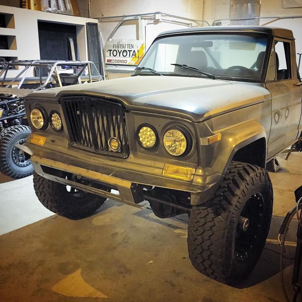 Jeep J10 Lifted
