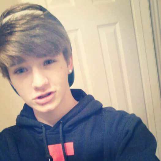 Tumblr Boys With Flippy Hair