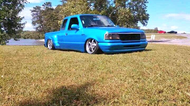 Slammed Ford Ranger Stepside