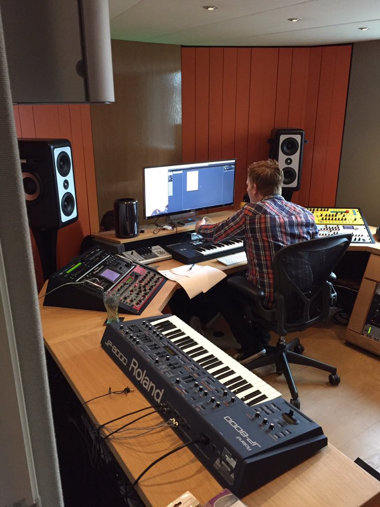 New studio computer and screen! ️ https://t.co/j72sbTGqqo - DJ Ferry ...