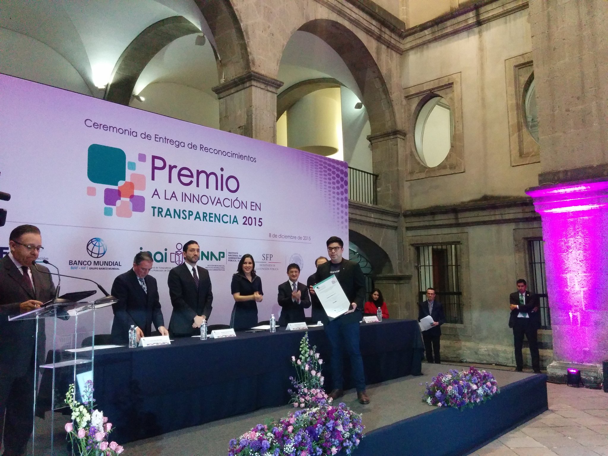 Codeando México on Twitter: ".@juanpabloe recibió el primer lugar del #premiotransparencia para ...