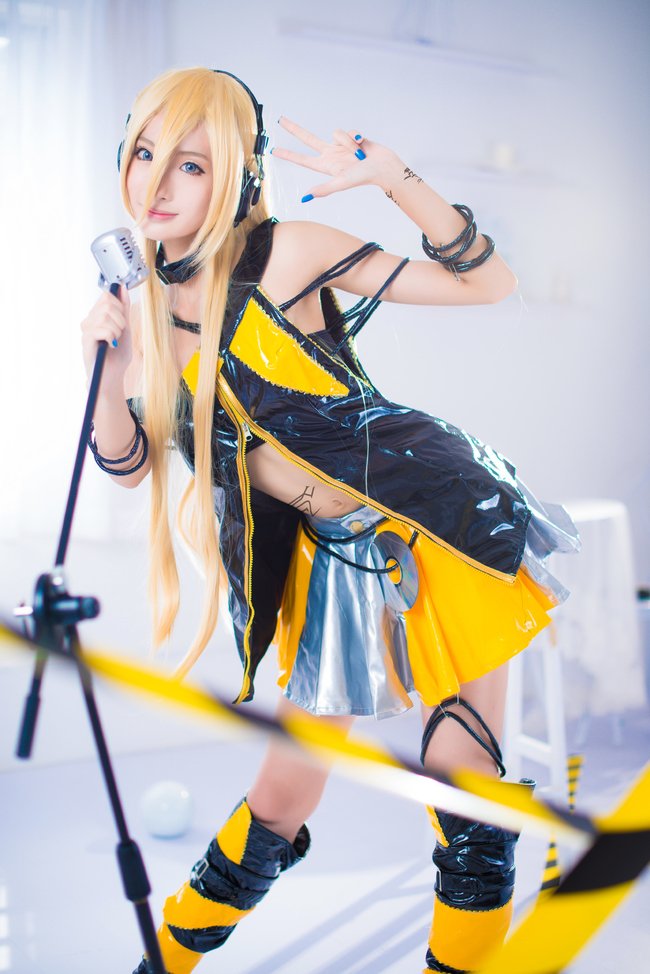 Cosplay Pics On Twitter 召南zuna As The Vocaloid Lily Https T Co