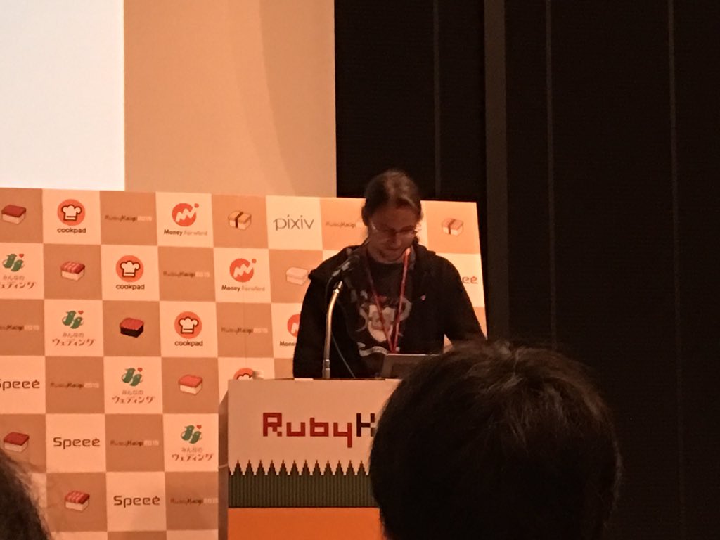 【動画あり】ライブコーディングで飛び回るSushi!!! Rubyコードでマルチデバイスを達成するRubyMotionの進化 #rubykaigi 2015 #rubykaigiA - posfie