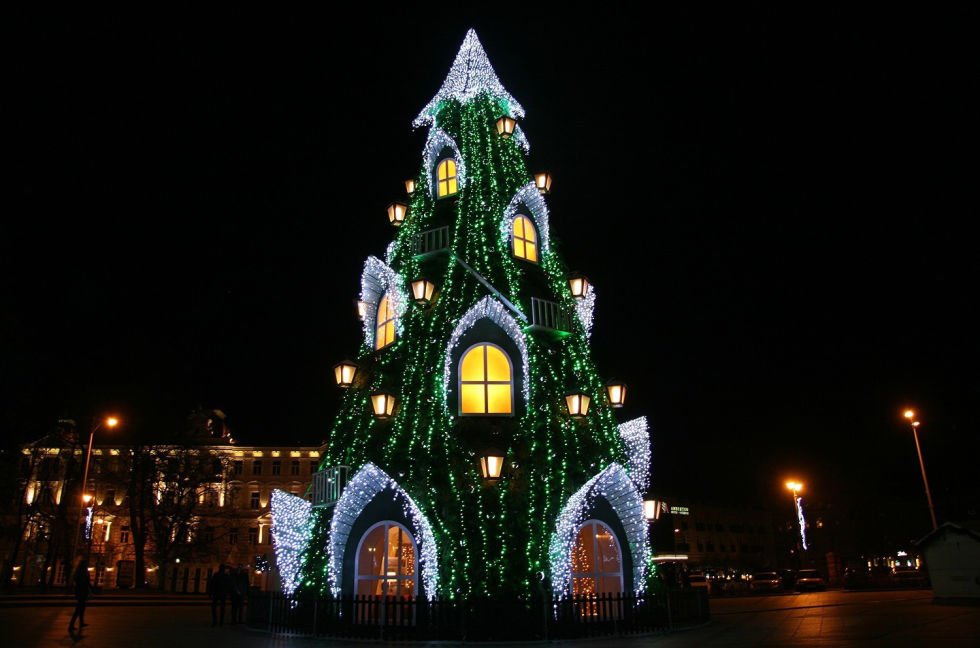 20 of the most amazing Christmas trees around the world: ? | TOWN ...