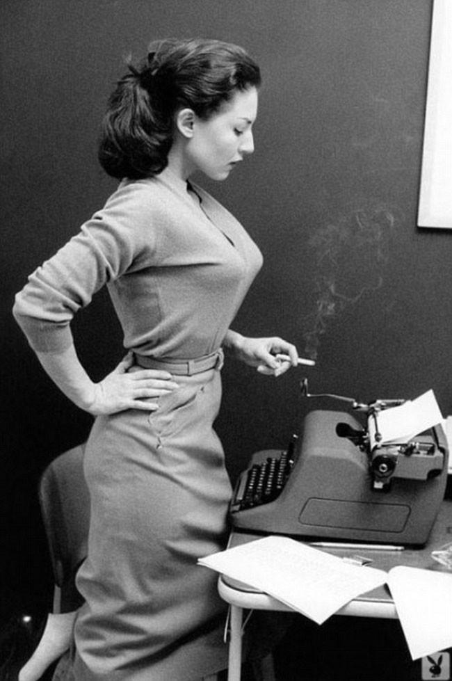 A playboy secretary in the 1950s - scoopnest.com