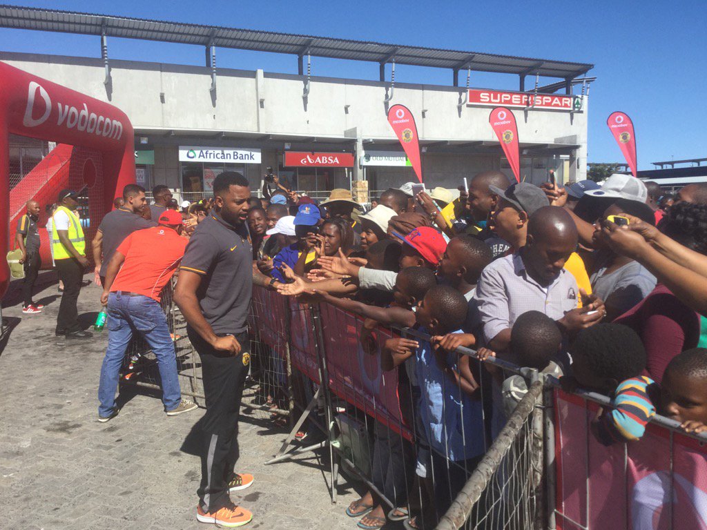 Some players greeting the supporters at Gugulethu Mall - Vodacom ...