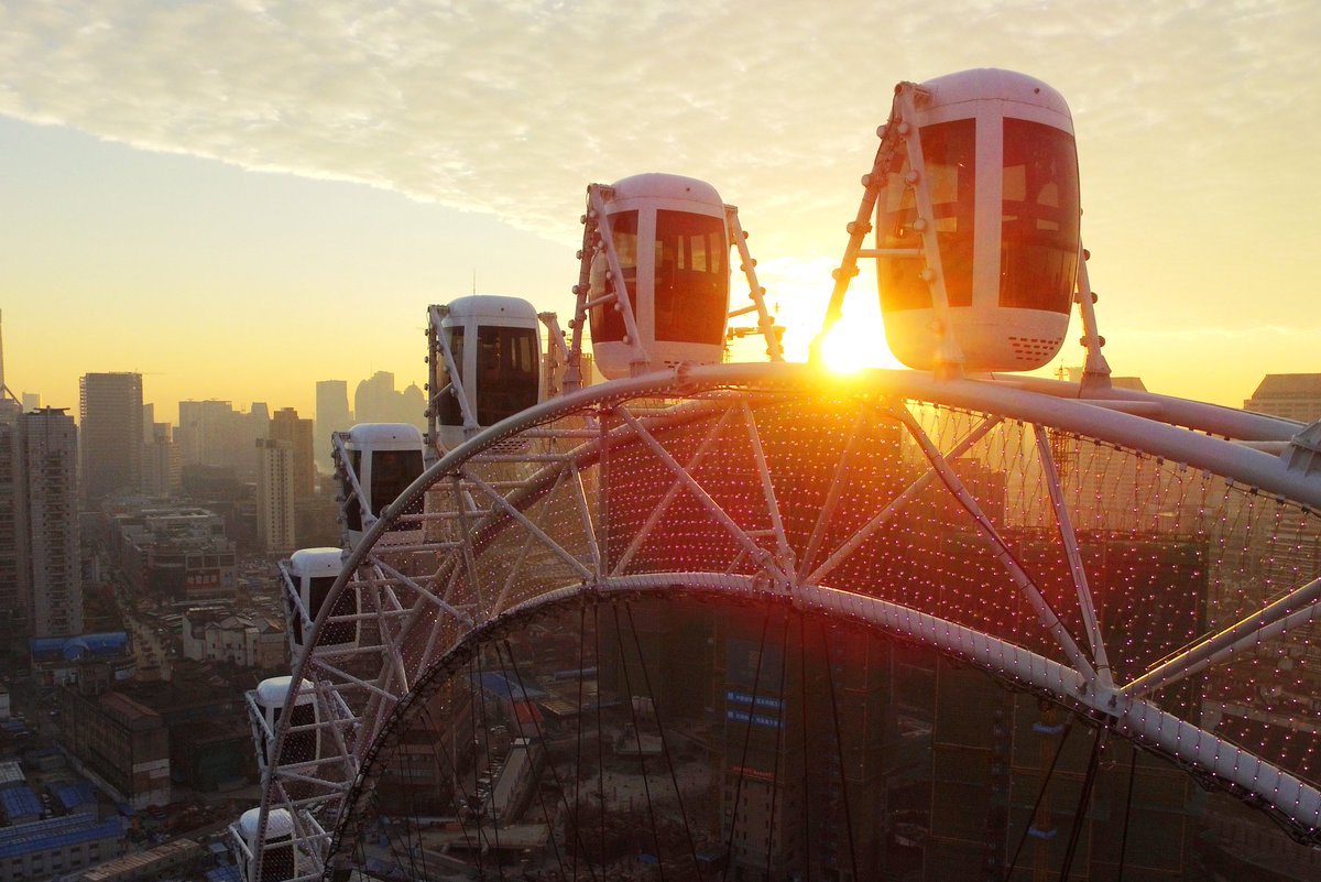 Shanghai’s first rooftop ferris wheel starts test runs on Saturday ...