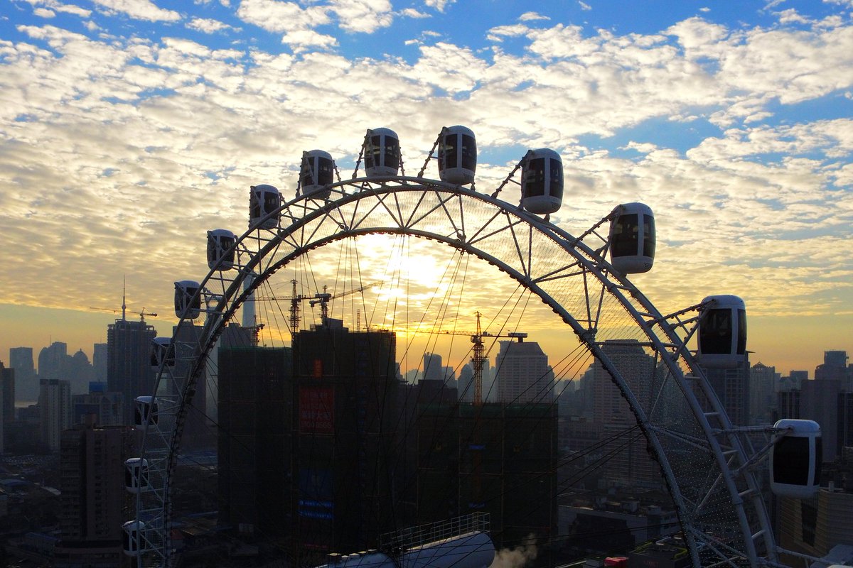 Shanghai’s first rooftop ferris wheel starts test runs on Saturday ...