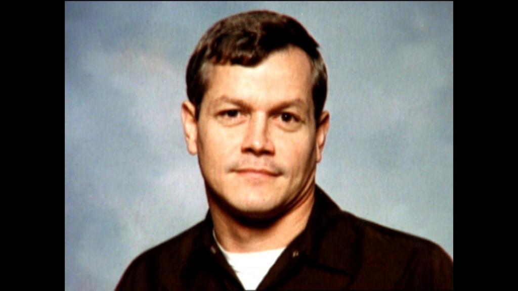 Bill Lipscomb, a former air force guard with a secret… ForensicFiles | HLN | Scoopnest