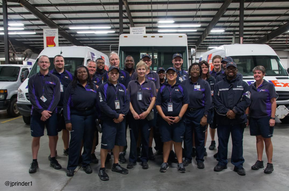 Uniforme De Escritorio Fedex