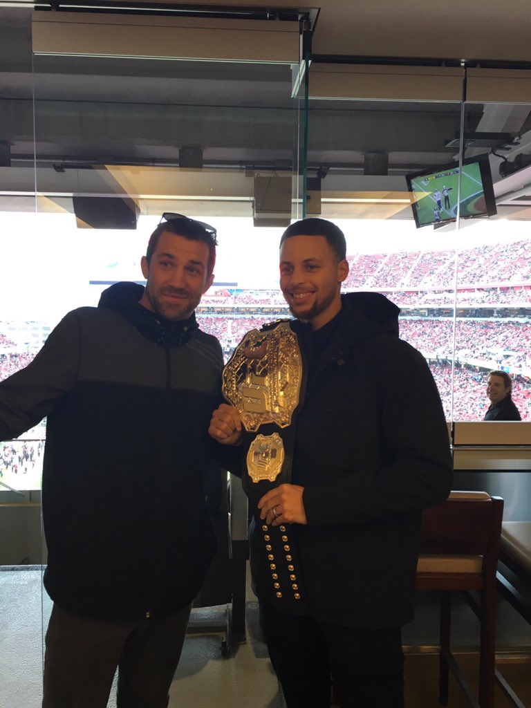 Steph Curry and Luke Rockhold with UFC belt : r/MMA