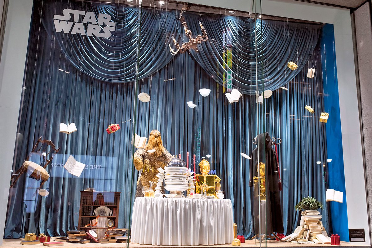 Clever Star Wars Christmas window display at the Seibu Department Store ...