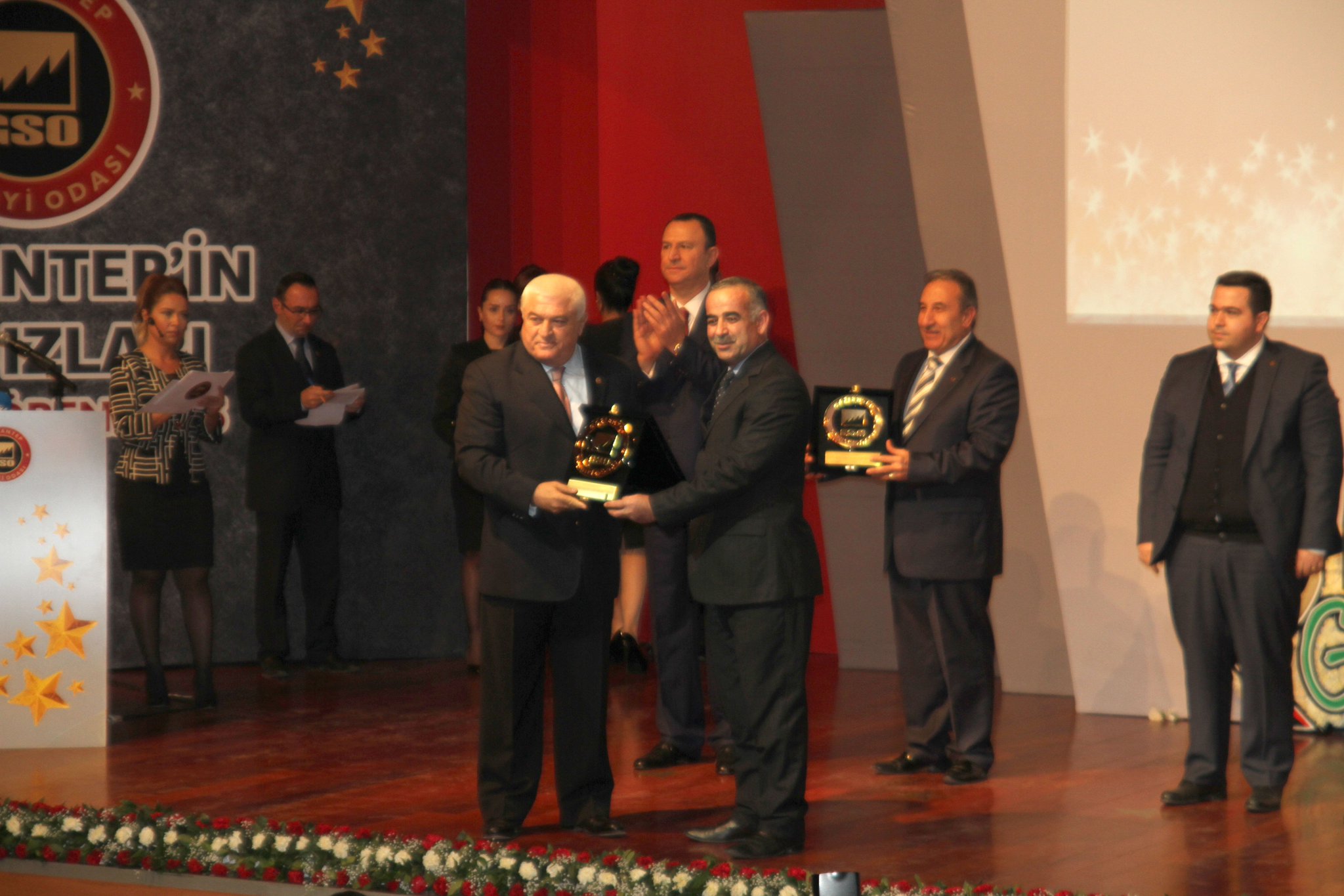 Beşler Group on Twitter: "Gaziantep'in Yıldızları 2015 Ödül töreninde Beşan Nişasta adına M.Emin ...