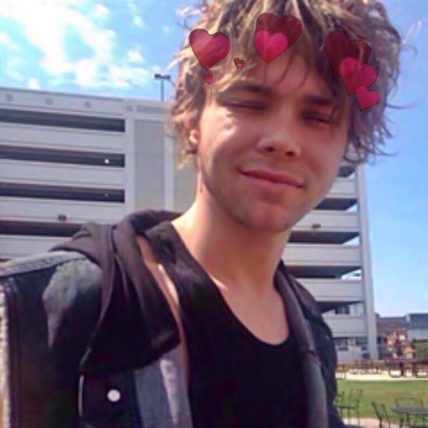 Ashton Irwin Tumblr Icons
