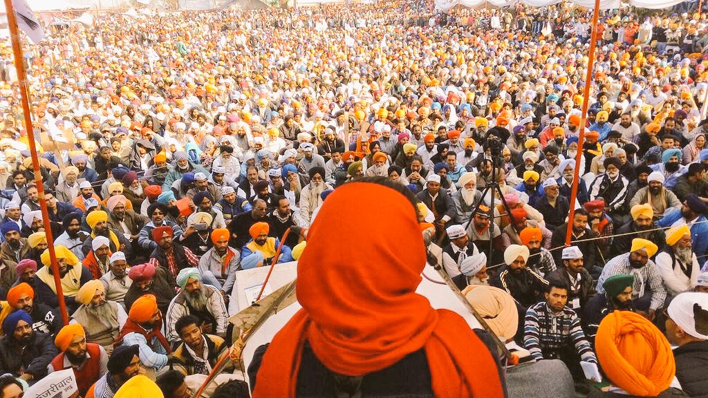 Huge Huge: AAP .@GulPanag addressing a Small AAP rally