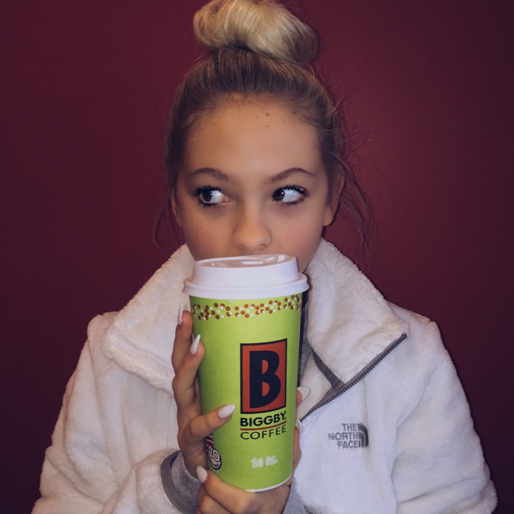 Fan Di Jordyn Jones On Twitter 03knz3yro8