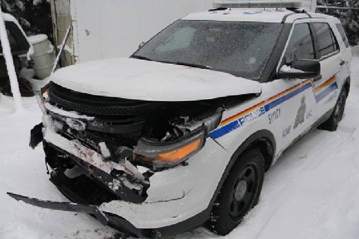 Man Rams Police Vehicle In Bc Tries To Escape By Kayak Say Rcmp Global New Brunswick Scoopnest 4129