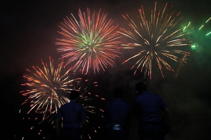 Hour-long New Year fireworks display in Bulacan makes bid for Guinness ...