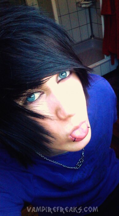 Emo Boys With Blue Eyes Would You Let An Emo Work On Your Car?