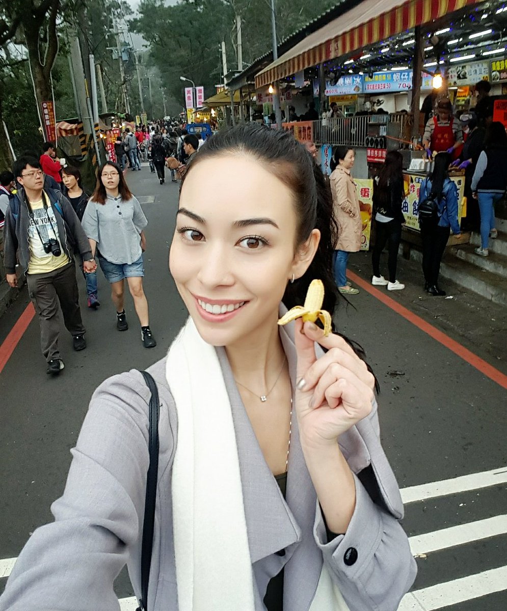 Sofia Wakabayashi on Twitter: "Mini banana!!! 🍌|| & the street food in Taipei is Ah-mazing! Love ...