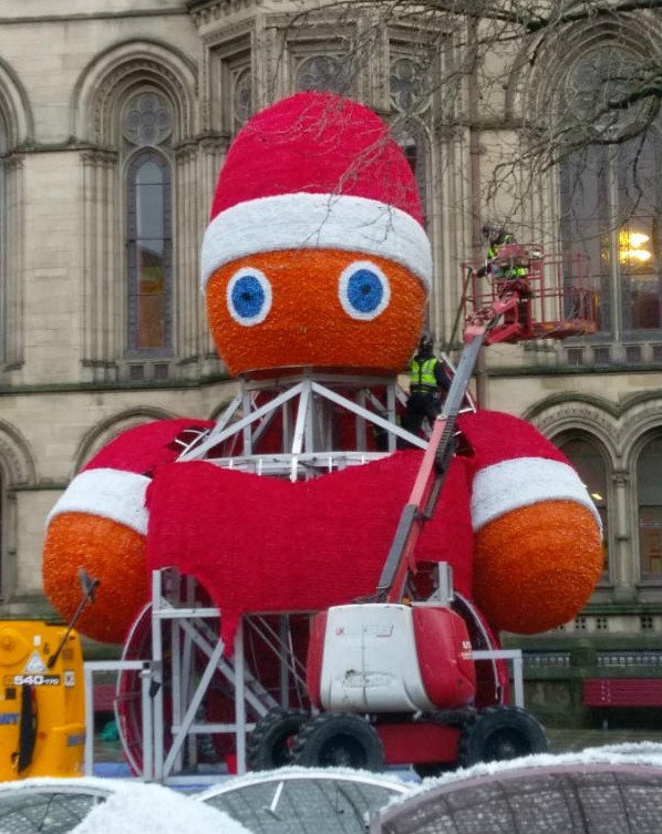 Manchester's famous Santa returns this weekend | Granada - ITV News